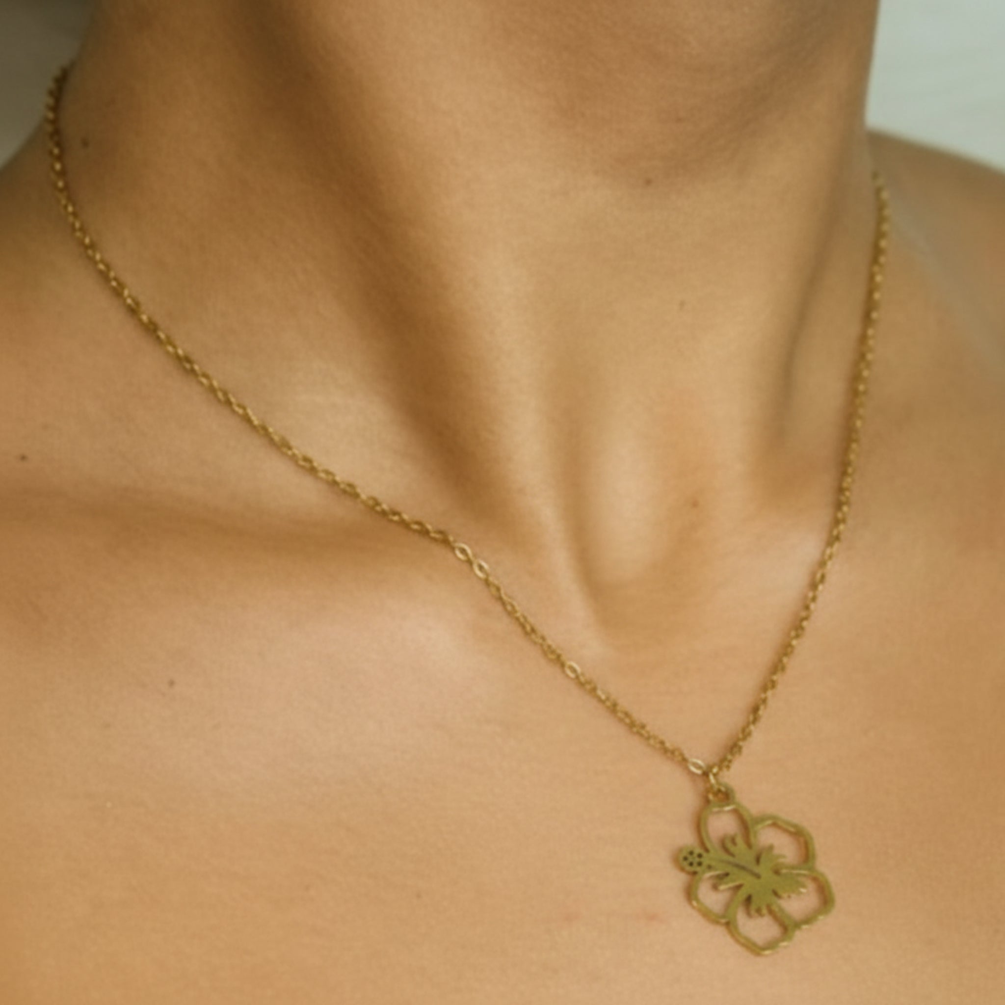 Poppy Flower Necklace - Stainless Steel Poppy Flower | SIETE Y UNO